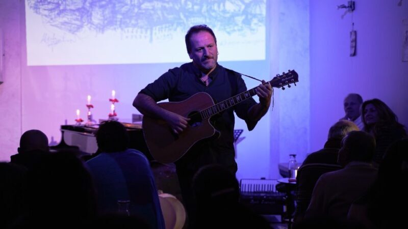 Naples: Traditional Neapolitan Music Concert - Key Points