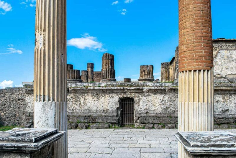 Naples:Pompeii SkiptheLine Ticket audioguide Round-Trip Bus - The Transportation: Comfort and Reliability