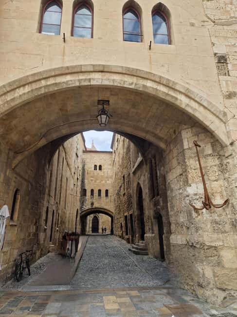 Narbonne: visit the Archbishops' Palace and Cathedral - Key Points