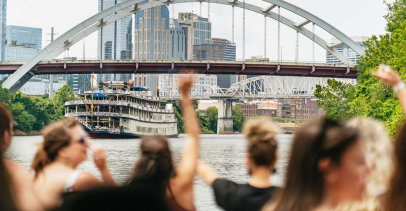 Nashville: Pontoon Party Cruise with a Captain - Key Points