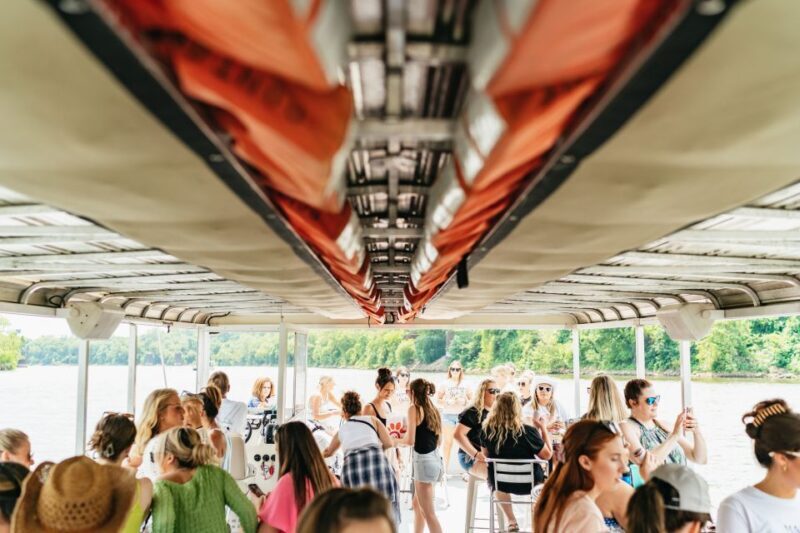 Nashville: Pontoon Party Cruise with a Captain - An in-depth look at the Pontoon Party Cruise