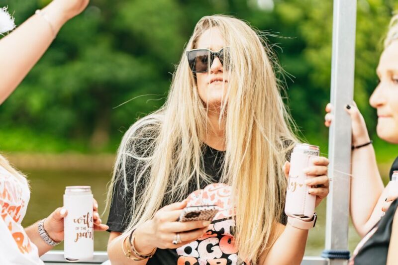 Nashville: Pontoon Party Cruise with a Captain - FAQ