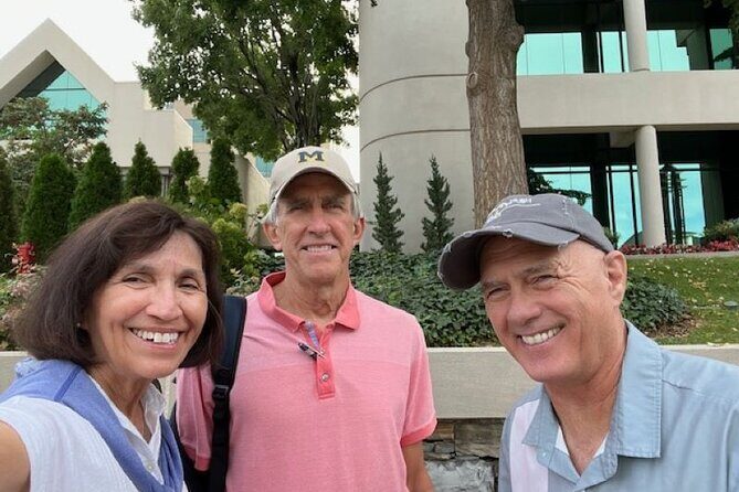 Nashville Walking Tour of Music Row with Former Music Biz Pro - Introduction to the Tour Experience