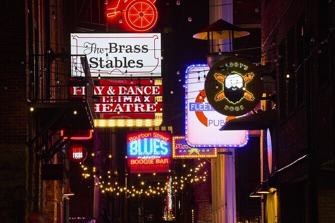 Nashvilles Famous Ghosts Self Guided Audio Walking Tour - Starting Point: The Tennessee State Capitol