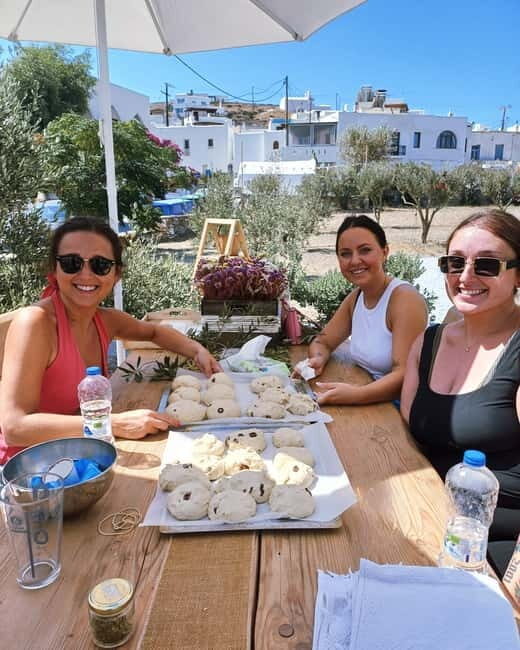 Naxos Town: Olive Oil Tasting & Baking in the Heart of Town - The Experience: Olive Oil Tasting and Bread Making