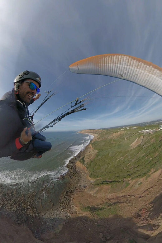 Nazare: Paragliding tandem flight - A Closer Look at the Paragliding Experience in Nazaré