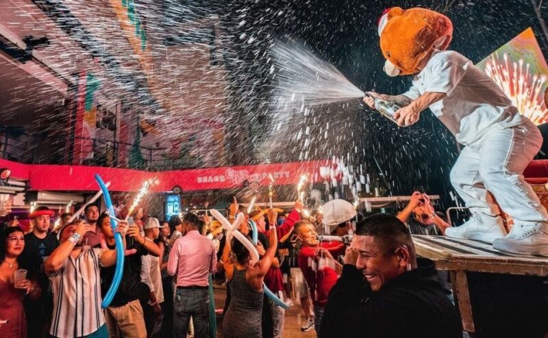 Neon Glow night Beach Party Regular - Key Points