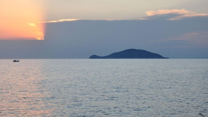 Neos Marmaras: Sunset West Sithonia Islets Sailboat Tour - Things to Keep in Mind