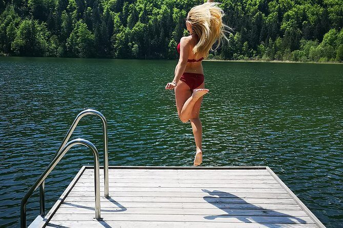 Neuschwanstein Castle by Bus Incl. Bike Ride or Hohenschwangau - Lake Schwangau and Optional Swimming