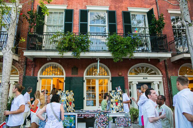 New Orleans Arts District Gallery Tour with Champagne - What to Expect from the Tour Experience
