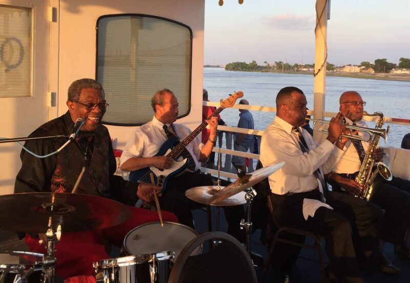 New Orleans: Creole Queen Weekend Morning Jazz Cruise - Scenic Views and Photo Opportunities