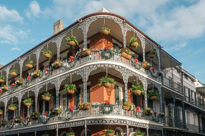 New Orleans Favorites Explore Beyond the French Quarter - Key Points