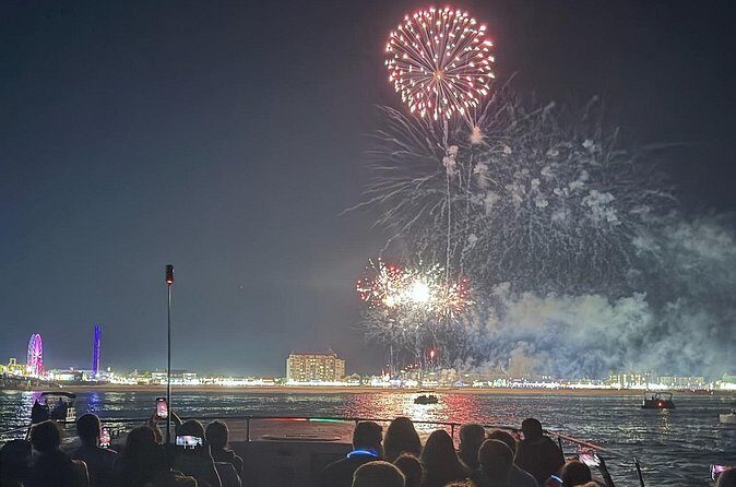 New year's Eve Fireworks Cruise aboard the Sea Rocket - Practical Details and What to Expect
