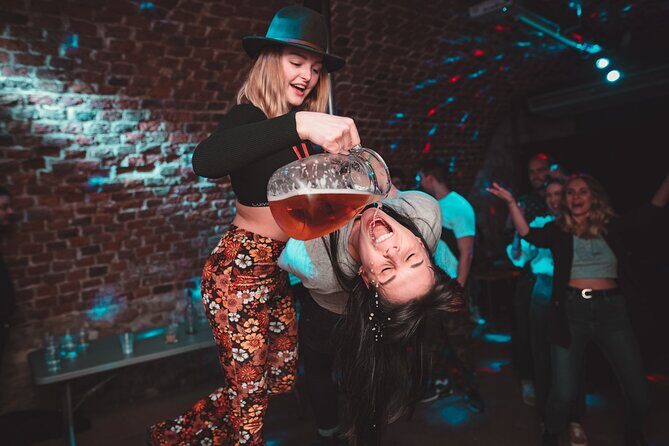 New Year's Eve Pub Crawl With 2 Hour Unlimited Alcohol + VIP Entry To Best Clubs - Final Stop: Sawkowska Diva Music Club