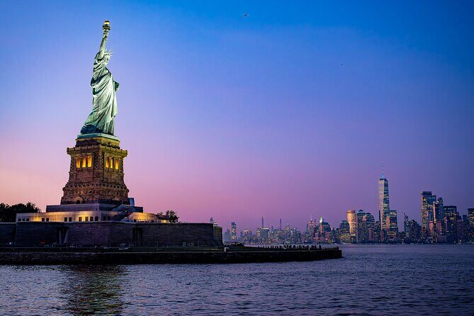 New York City Dinner Cruise on Luxury Yacht with Live Music - Who Should Consider This Cruise?