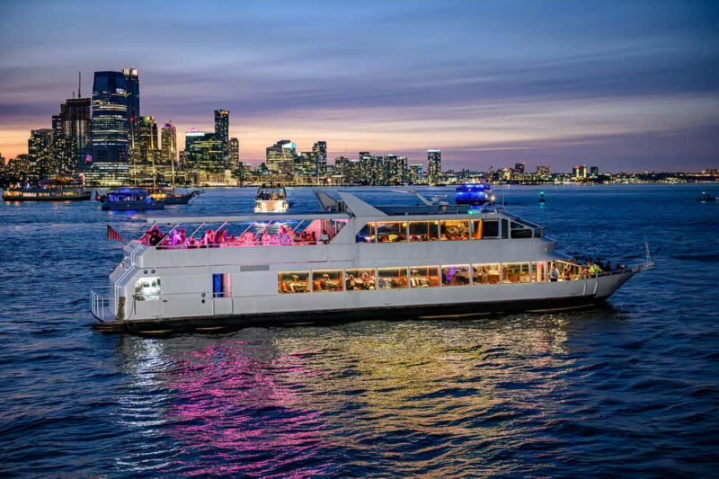 New York City: Gourmet Dinner Cruise with Live Music - The Itinerary: A Closer Look
