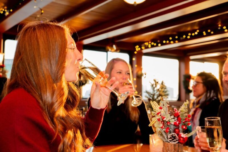 New York City: Holiday Jazz Classic Motor Yacht Cruise - Key Points