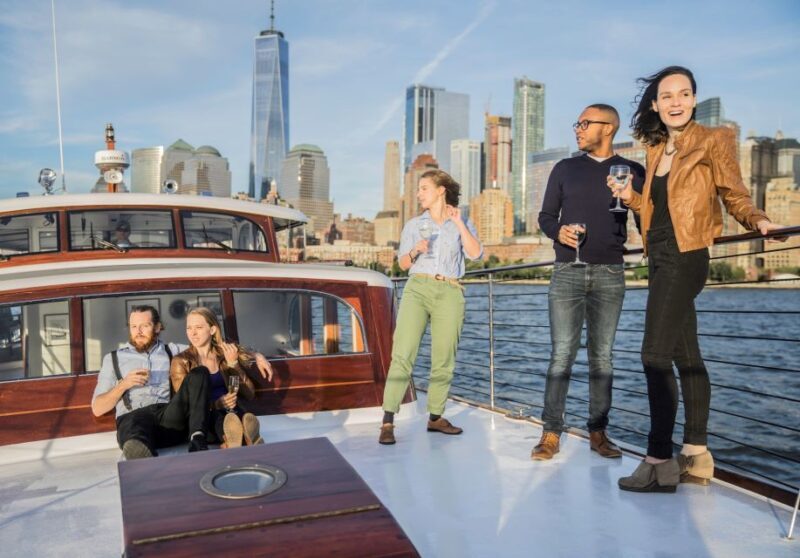 New York City: Mini Yacht Boat Ride with Sightseeing - FAQ