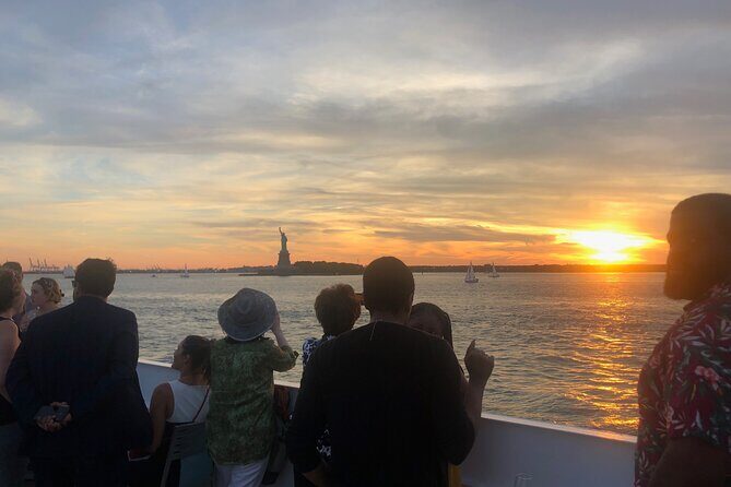New York City Skyline Sunset and Night Cruise - The Food & Drink: What’s Available?