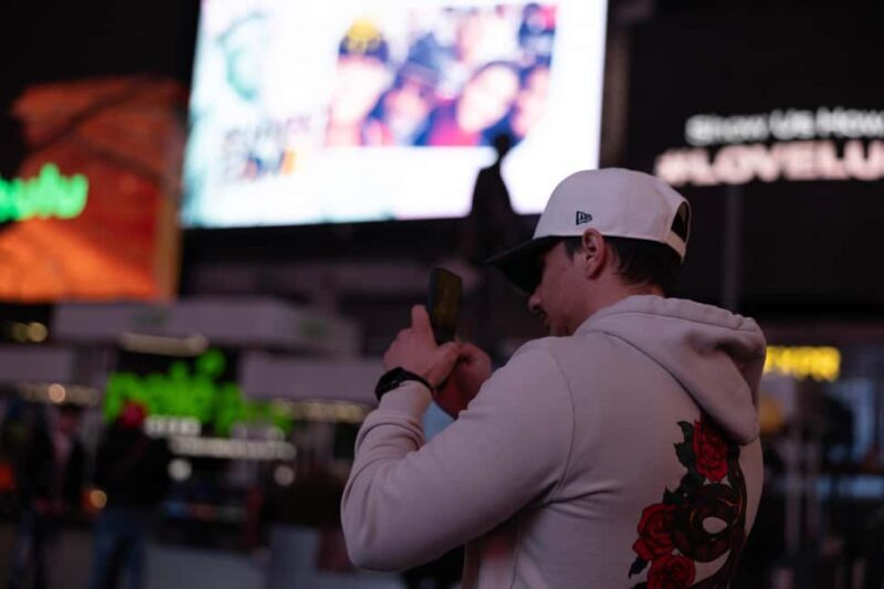 New York: Times Square Evening Walking Tour with Hot Dog - The Sum Up