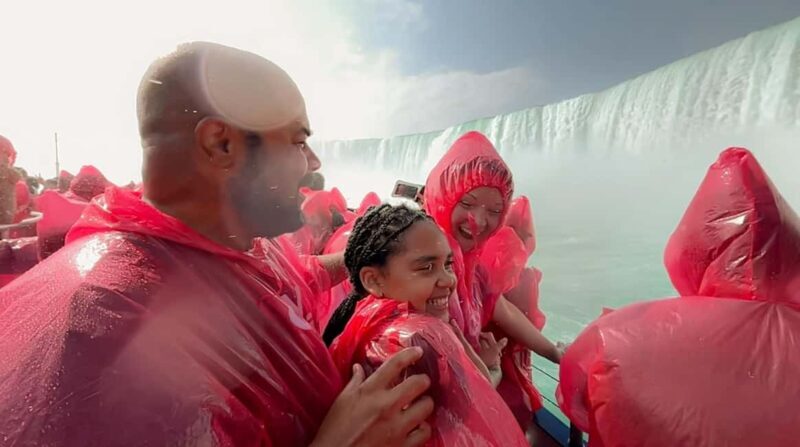 Niagara Falls Canada: Highlights Tour With Boat Cruise - Key Points
