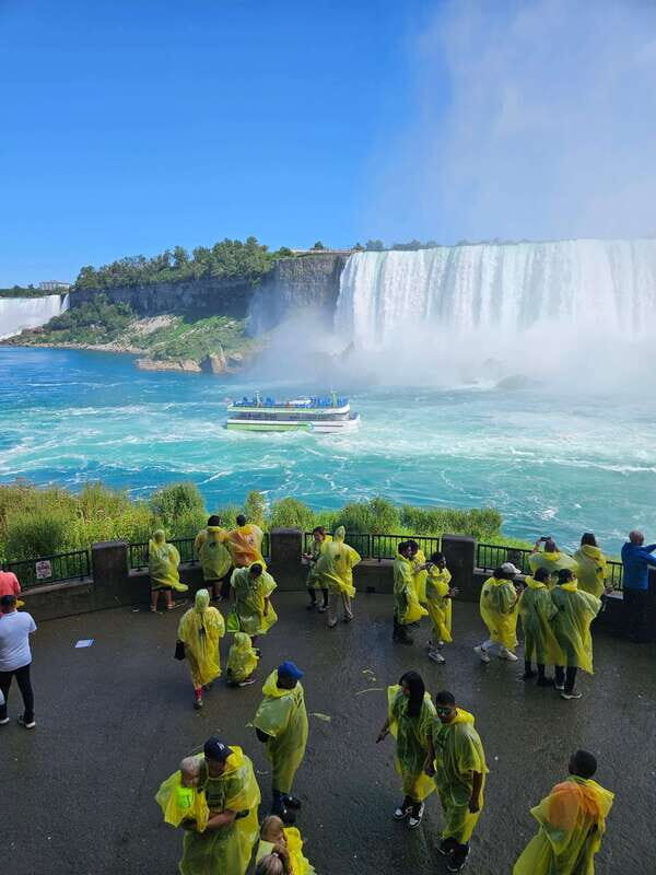 Niagara Falls: Canada with a Portuguese-speaking guide - An Introduction to the Tour Experience