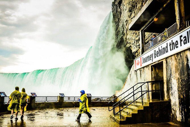 Niagara Falls Tour from Toronto with Boat, Journey Behind the Falls and Lunch - Who Will Enjoy This Tour?