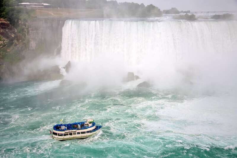 Niagara Falls, USA: Illumination Tour with Maid of the Mist - An Authentic Look at the Tour Experience