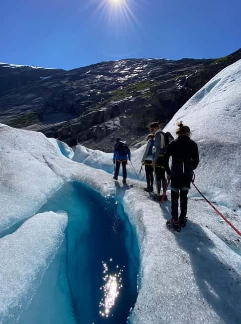 Nigards: Kayaking and Glacier Hike - Key Points