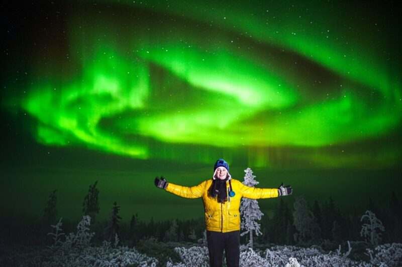 Night Snowshoeing Adventure under the Northern Lights - Group Size & Atmosphere
