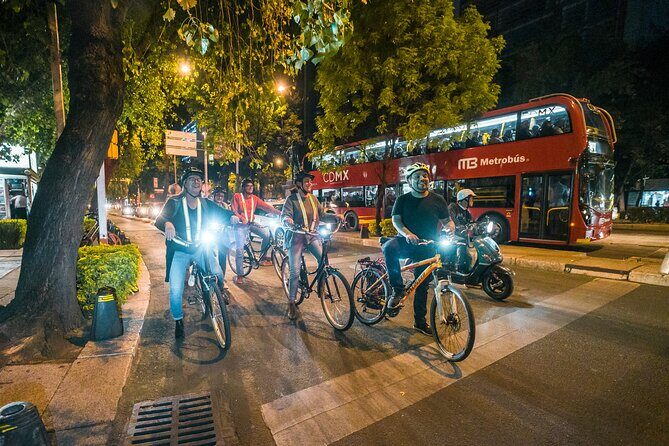 Night Street Food & Bike Tour / Small Groups /All Inclusive - An In-Depth Look at the Mexico City Night Bike & Food Tour