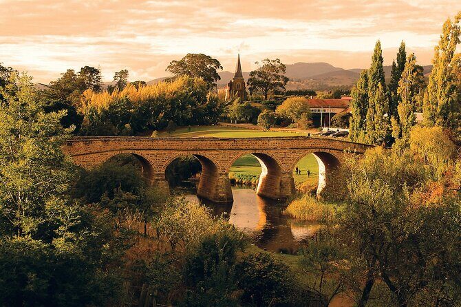 nipaluna (Hobart) Highlights Day Tour - Transportation and Group Size