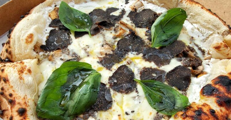 No Diet Club - A selection of the best pizzas in Paris ! - An in-depth look at what the tour offers