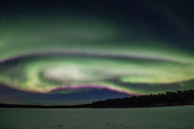 Northern Lights Hunting in Lappish old cottage - Key Points