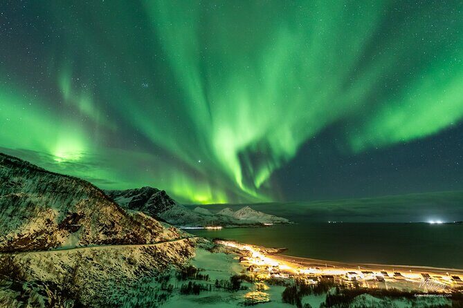 Northern Lights Minibus with Photos Dinner Warm suits - Why This Tour Offers Great Value