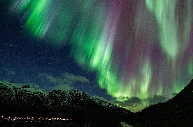 Northern Lights Minibus with Photos Dinner Warm suits - FAQs