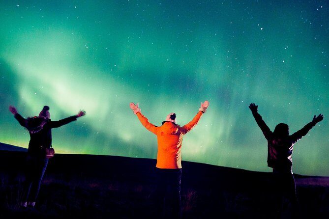 Northern Lights Small Group Tour from Reykjavik with Free Photos - Key Points