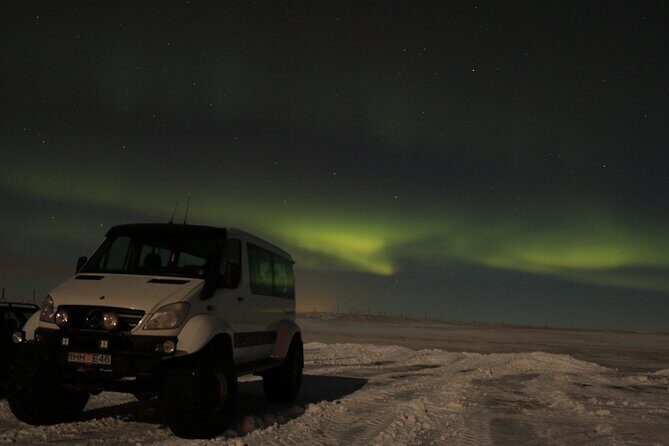 Northern Lights Super Jeep Guided Tour with Hot Drink & Snack - Discover the Magic of Iceland’s Northern Lights with a Super Jeep Tour