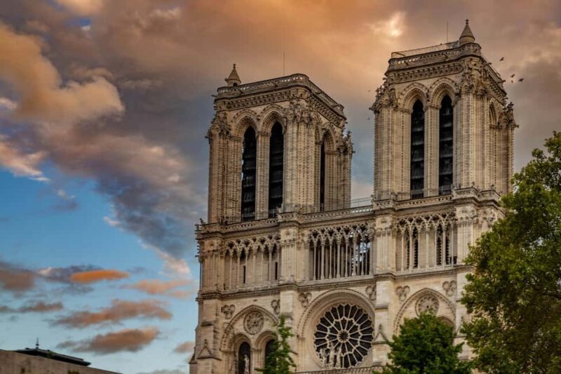 Notre-Dame Cathedral with reserved access and exterior Tour - Why Choose This Tour?