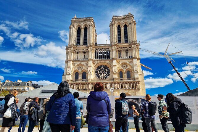 Notre Dame Exterior Professional Guided Tour - Key Points