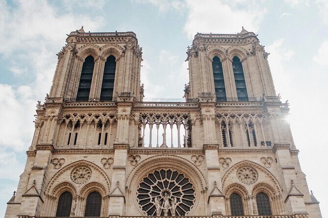 Notre Dame Interior and Exterior Experience 5 Guests Max - Key Points
