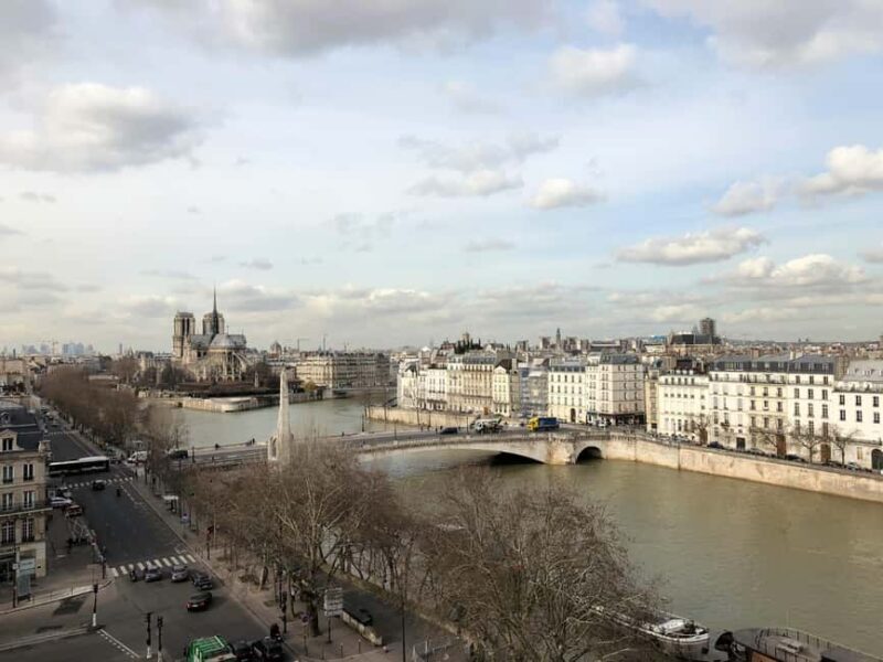 Notre-Dame Tour with Host or AudioGuide + Optional Cruise - Key Points