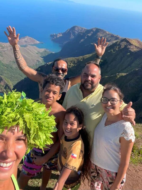 Nuku Hiva: Excursion to the top of the Vaipo waterfall. - The Ridge of TEIVIPAKEKA and Panoramic Views