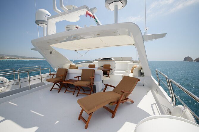 Number Juan 100ft Yacht Azimut Rental - FAQ