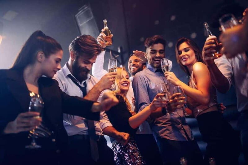 Nürnberg: Private JGA mit 4 Stopps + Clubeintritt + Shots - Key Points