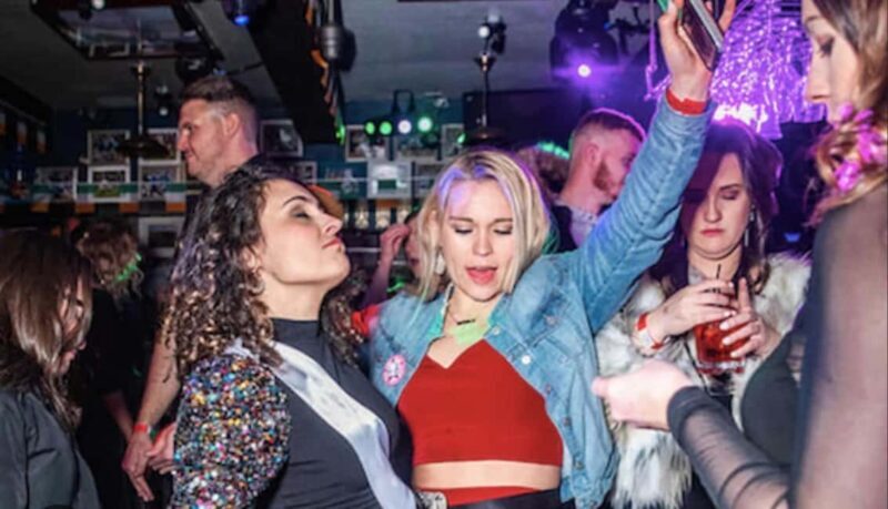 NYC Bar Tour: Gangsters, Heroes + Bright Lights of Broadway - Who Is This Tour Best Suited For?