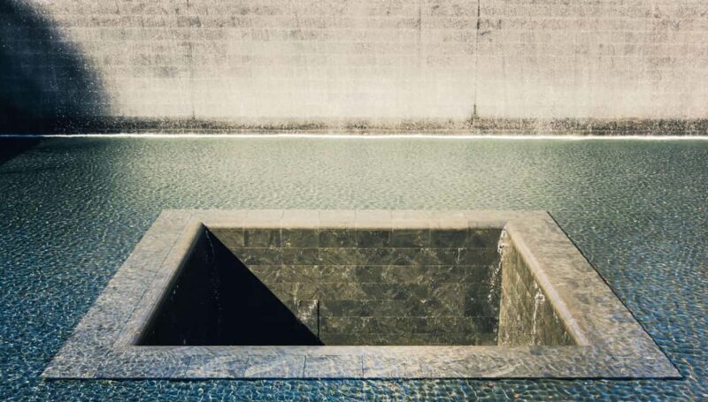 NYC: Downtown, Financial District & Ground Zero Guided Tour - Key Points