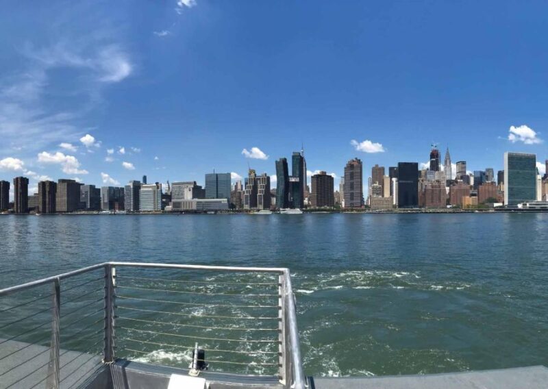 NYC | French guided tour Superheroes Midtown & Brooklyn - Exploring Midtown and Brooklyn Through Superhero Lore