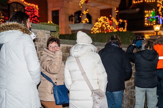 NYC Holiday Lights and Dyker Heights Luxury Bus Tour - FAQ