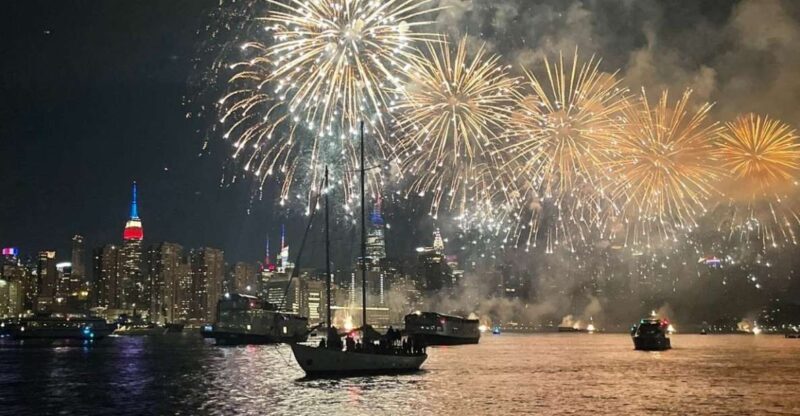 NYC: July 4th Fireworks Cruise with Gourmet Hors Doeuvres - Key Points